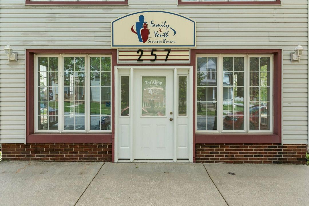 Office Space in 257 Lincolnway, Valparaiso, IN 46383