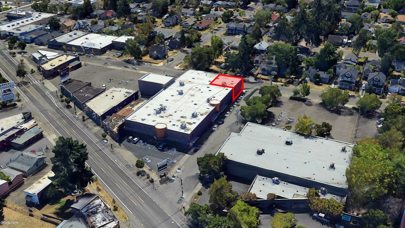Office Space at 7916 SE Foster Rd in Portland